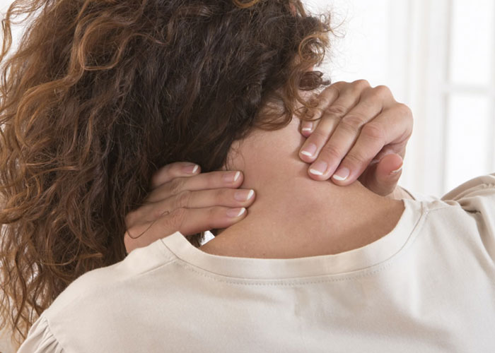 Keep Your Neck Healthy This Holiday Season - Stridewell